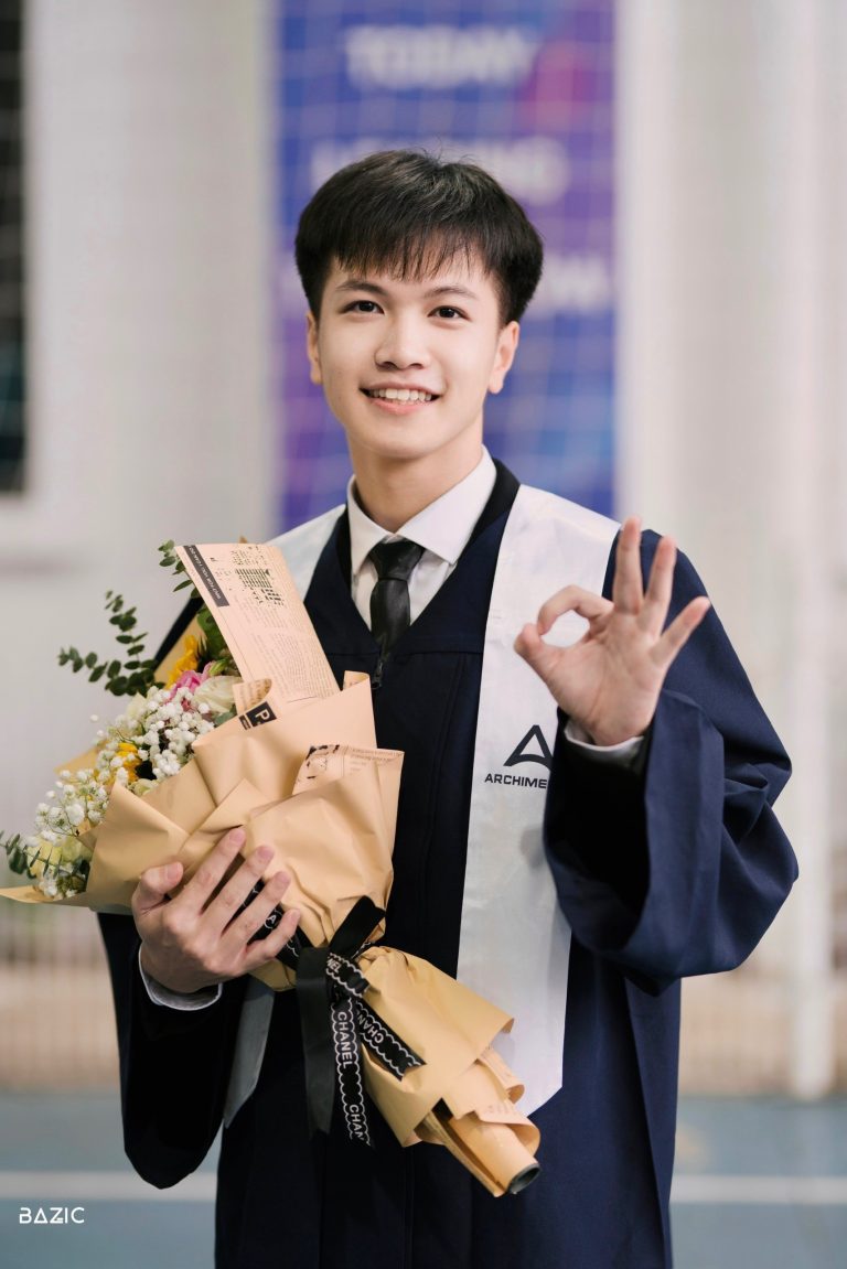 NỖ LỰC VÀ TỰ TIN: HÀNH TRÌNH CHINH PHỤC MÔN TOÁN CỦA NGUYỄN HỮU HOÀNG ...