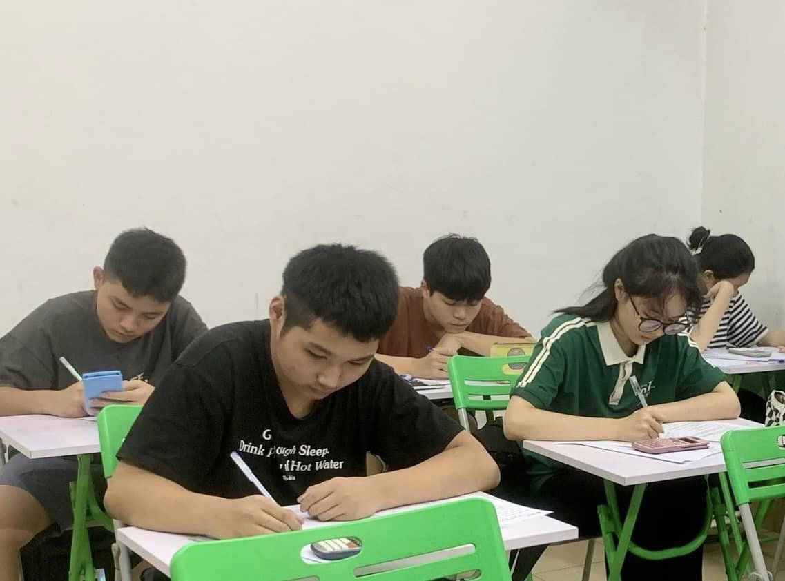 Đề thi thử Toán vào lớp 10 năm 2025 theo chương trình mới - TOAN.VN